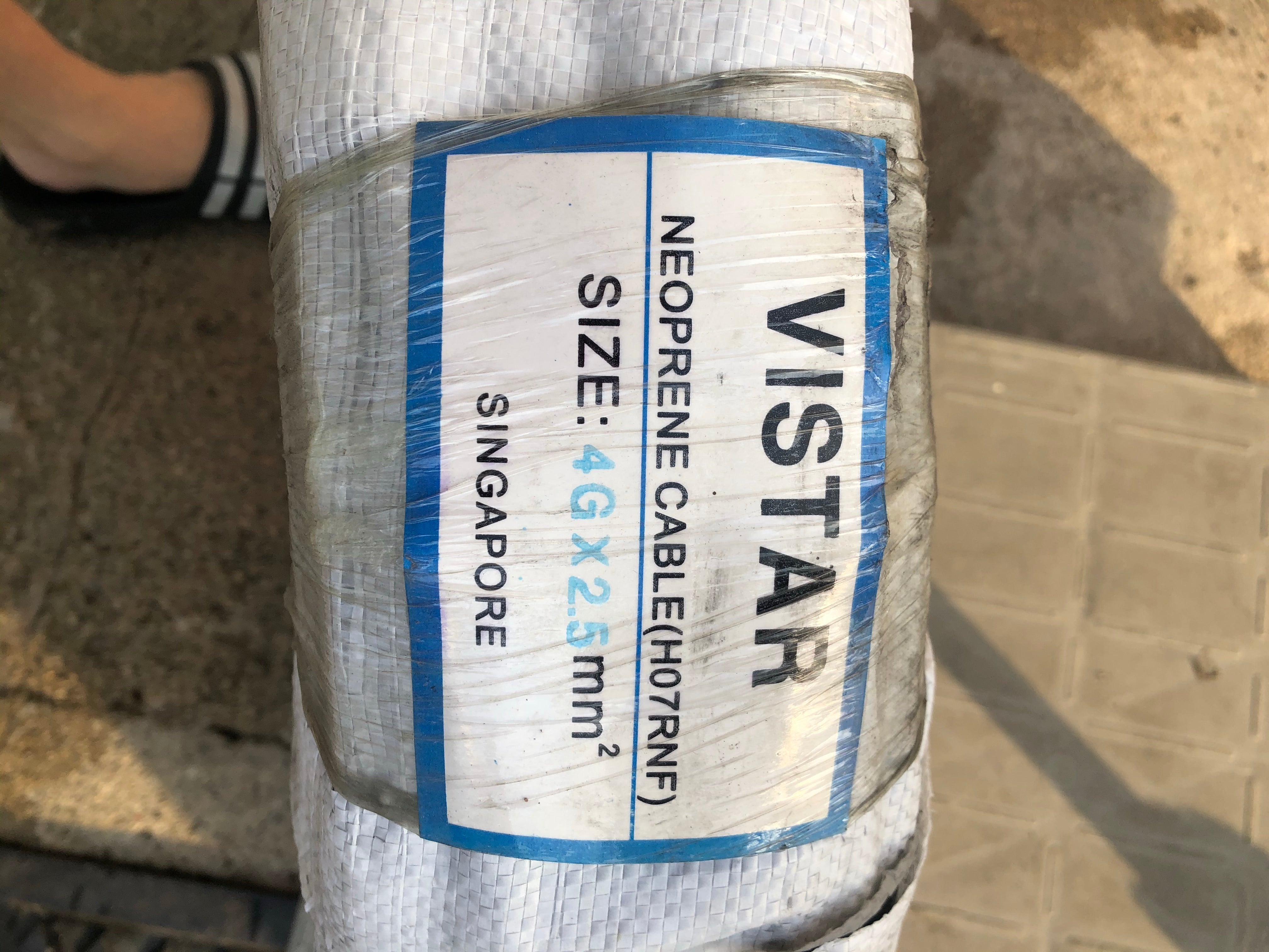 Vistar 3 phase 100 meter 4 cable X 2.5mm Copper Neoprene Cable