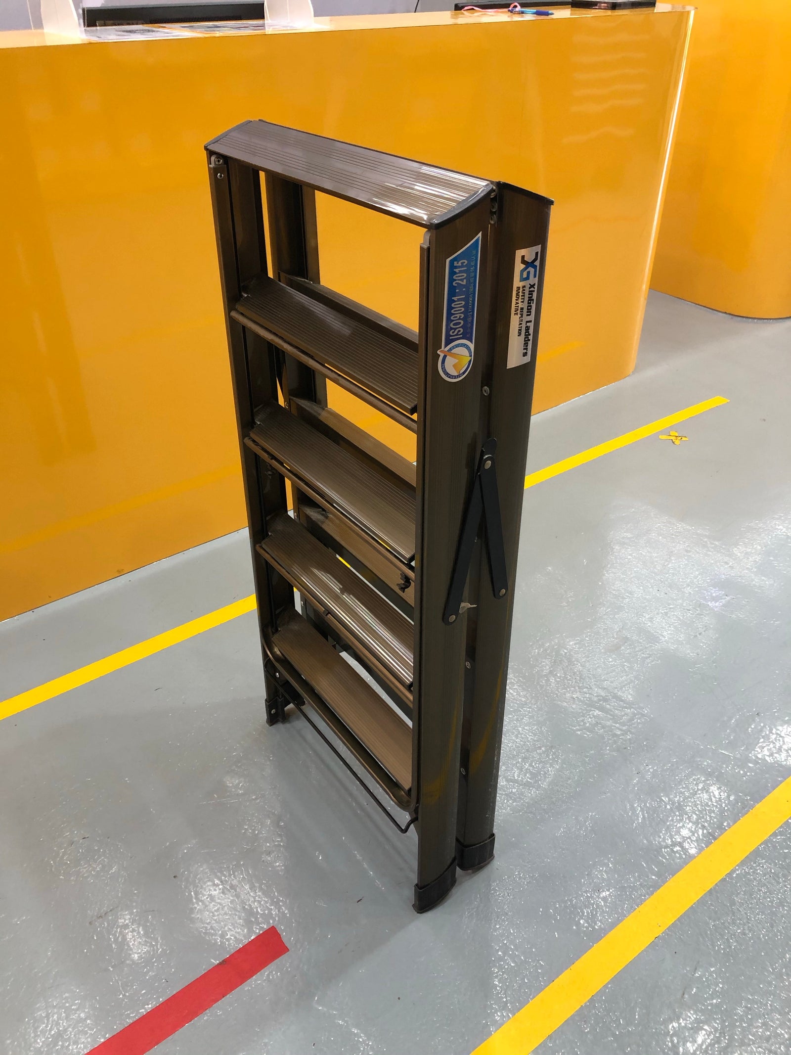 XG Aluminium Ladder + Clothes Rack | Steps : 5 Steps (L-XG132A5), 6 St