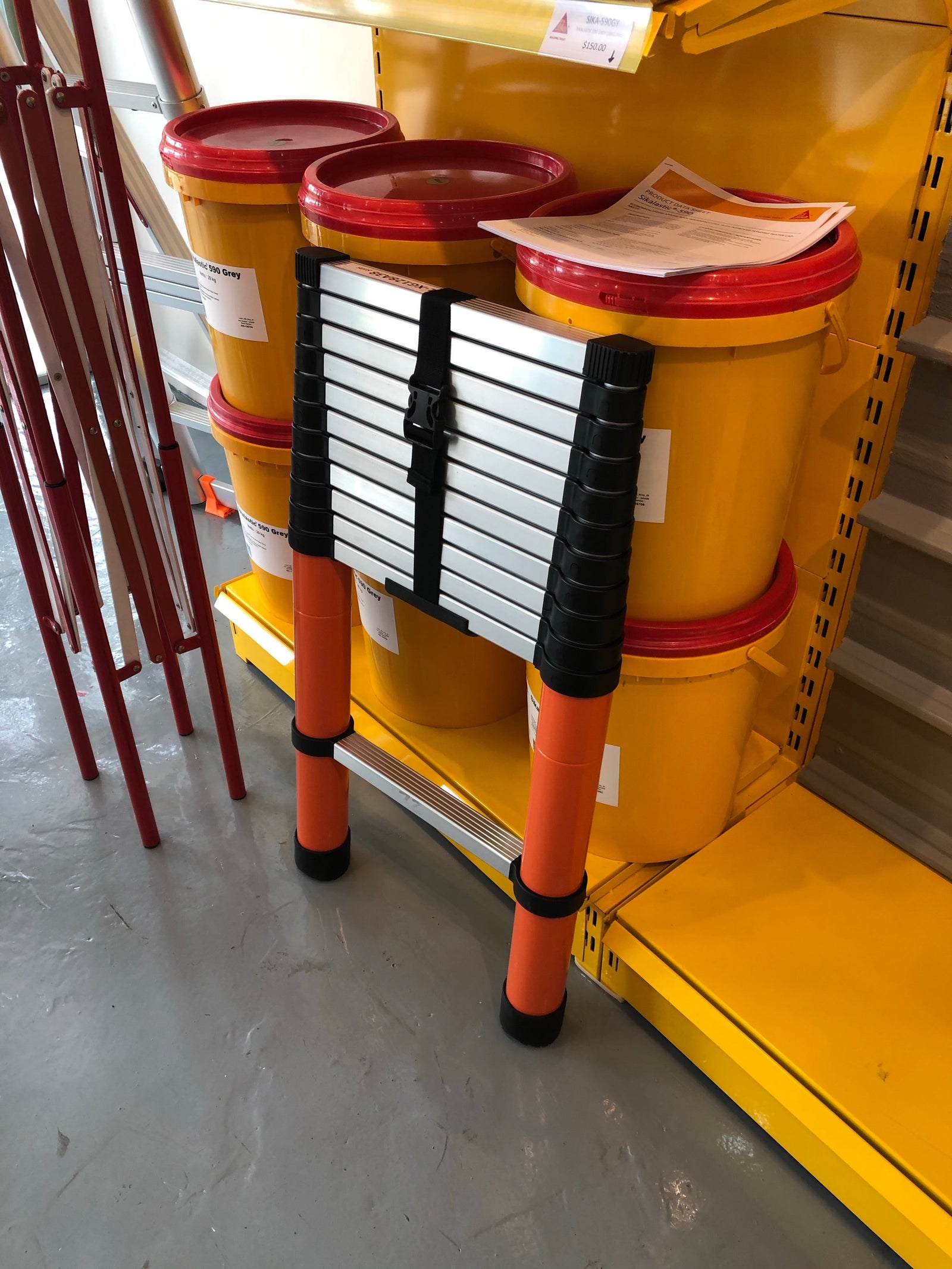 XG Aluminium Single Side Telescopic Ladder 3.8M | Model : L-XG128A